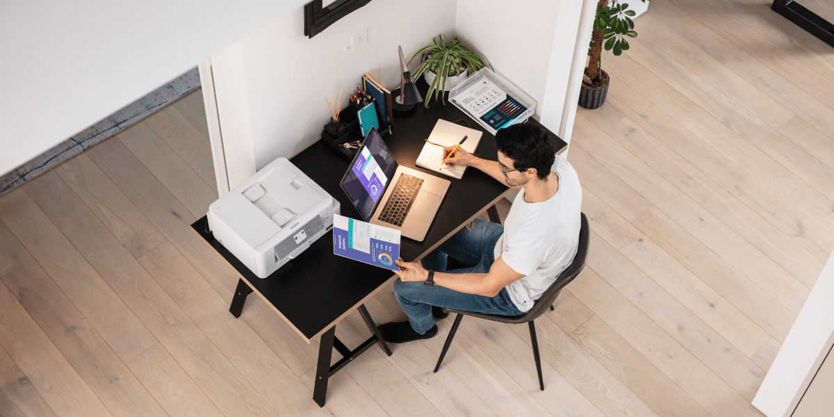 A helpful guide to hybrid furniture for hybrid office workers